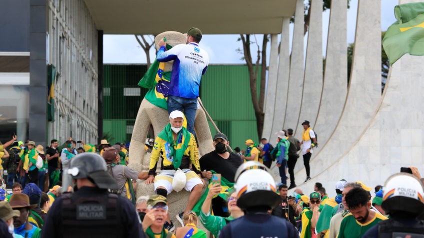 A Nation in Turmoil - Police Chief Magazine